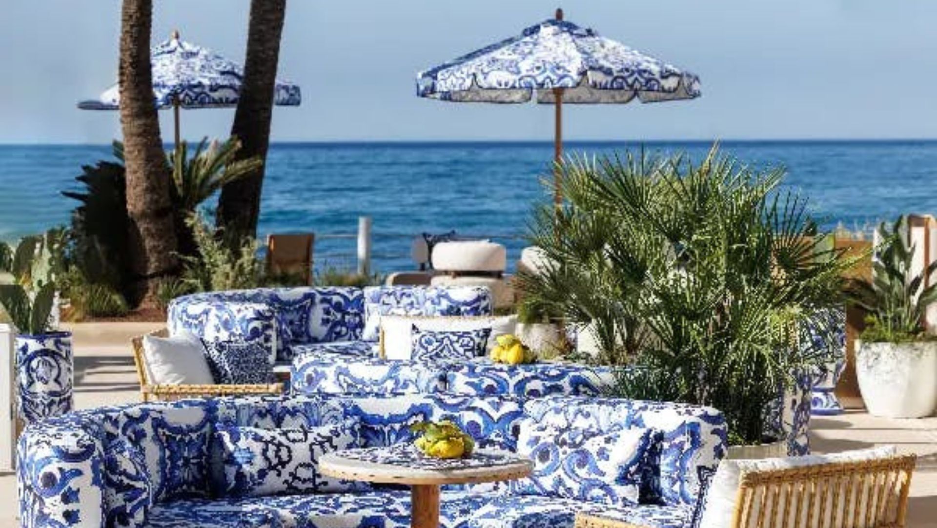 La Cabane Marbella: The Legendary Beach Club